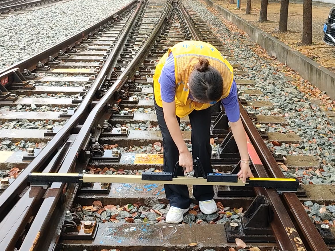 What is Guard Rail ? Why it is so important ? -Wuhan Linkage Track ...