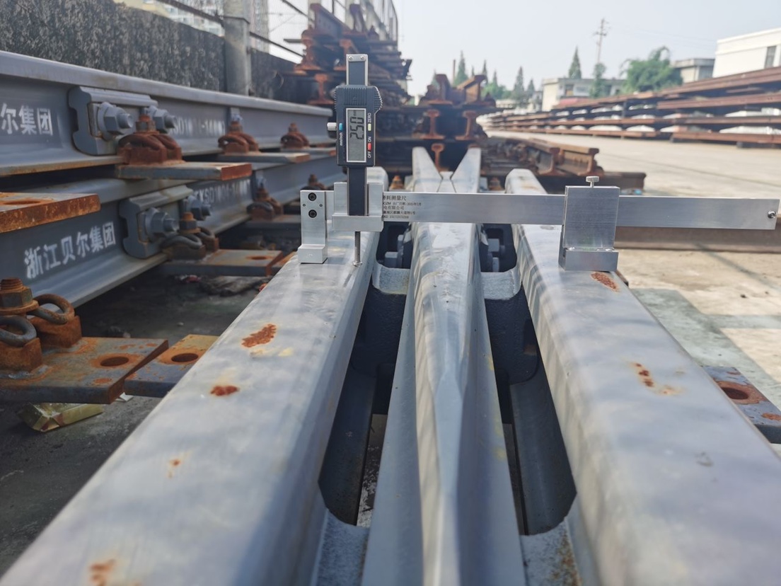 Digital Rail Frog Wear Gauge For Turnout Maintenance and Inspection ...